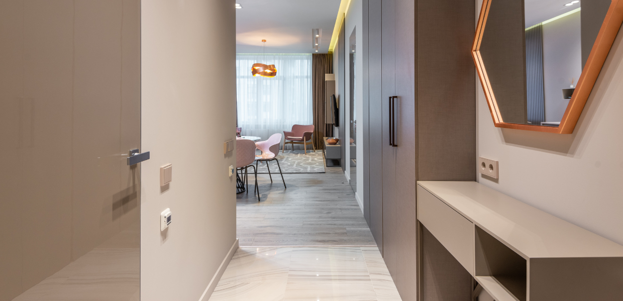 Decoración de pasillos: qué hacer para darles utilidad | La Casa Agency